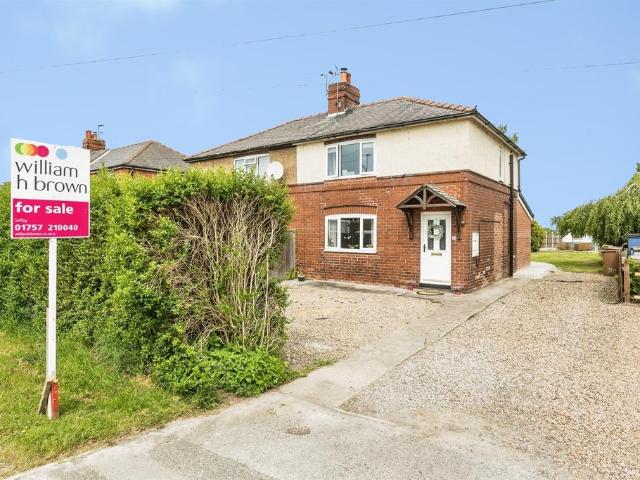 2 bedroom semi detached house for sale