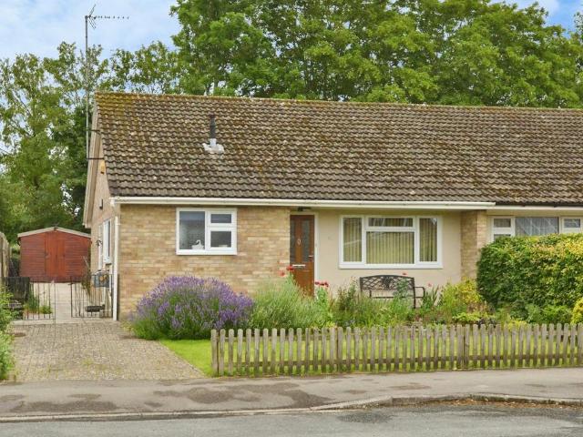 2 bedroom semi detached house for sale
