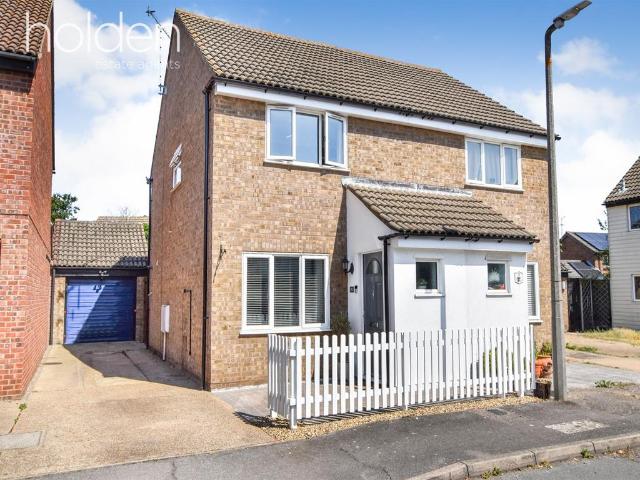 2 bedroom semi detached house for sale