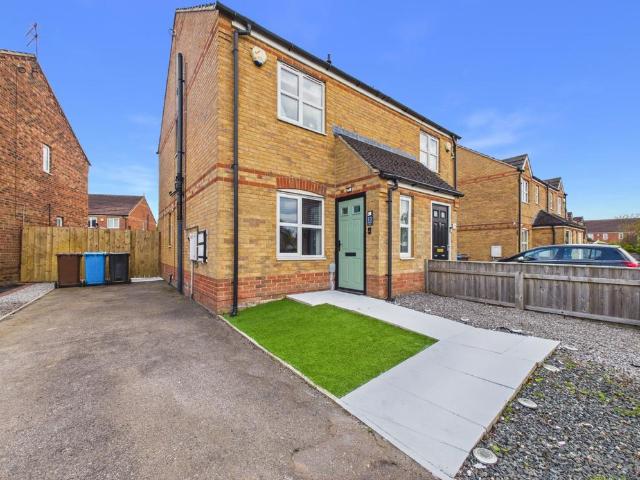 2 bedroom semi detached house for sale
