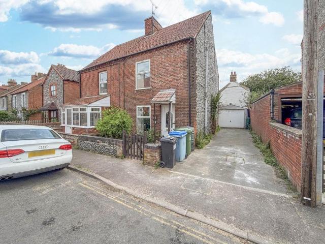 2 bedroom semi detached house for sale