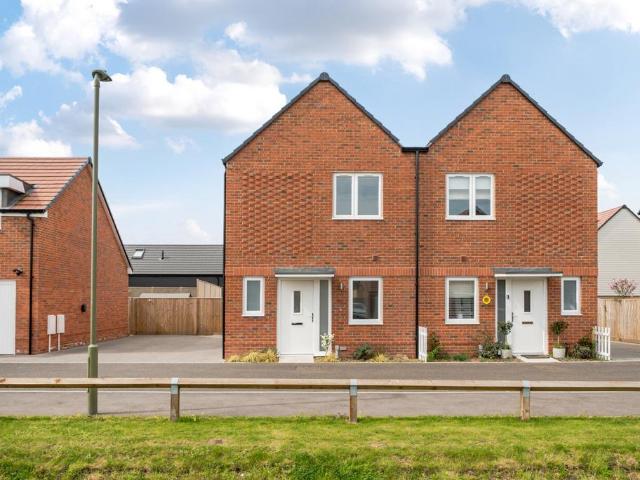 2 bedroom semi detached house for sale