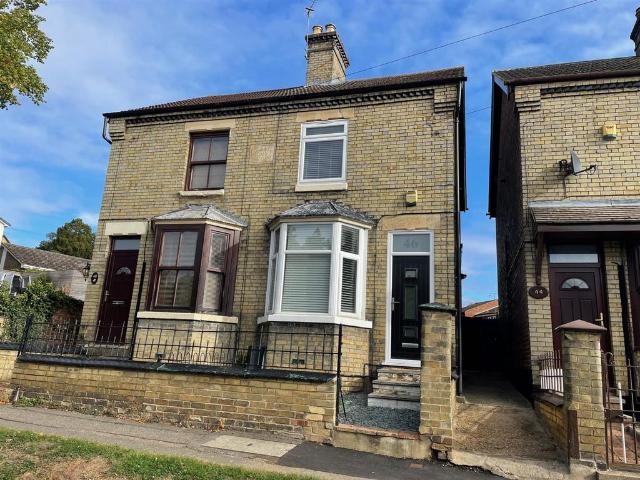 2 bedroom semi detached house for sale