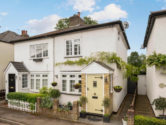 2 bedroom semi detached house for sale
