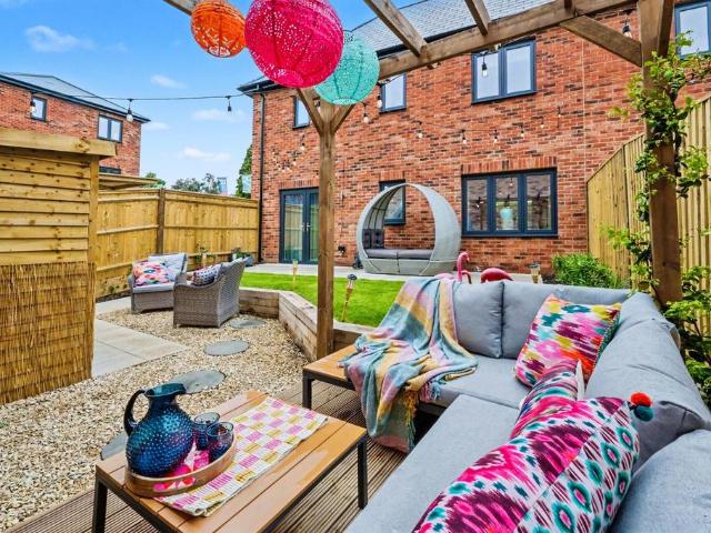 2 bedroom semi detached house for sale