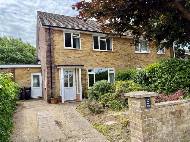 2 bedroom semi detached house for sale