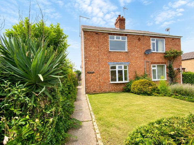 2 bedroom semi detached house for sale