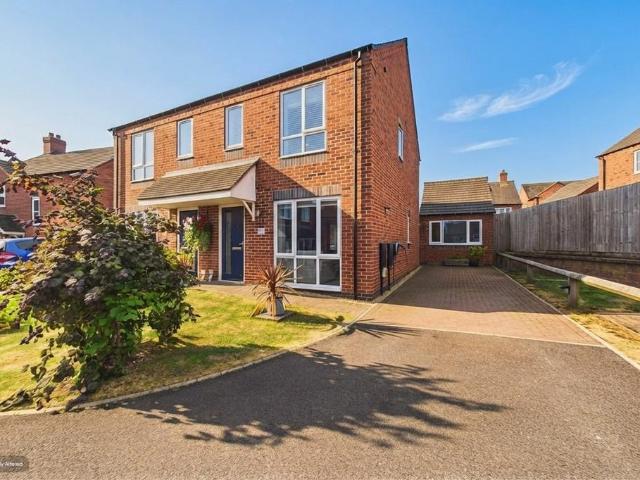 2 bedroom semi detached house for sale