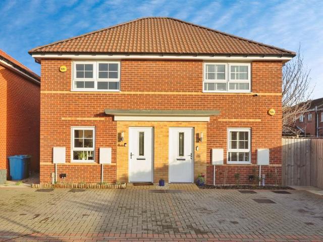 2 bedroom semi detached house for sale