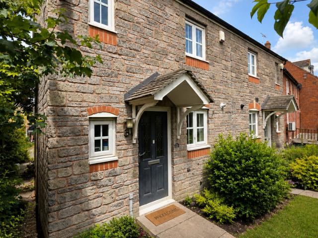 2 bedroom semi detached house for sale