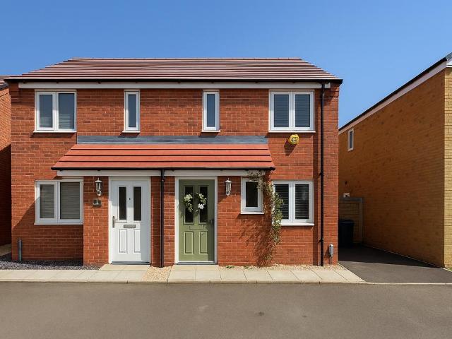 2 bedroom semi detached house for sale