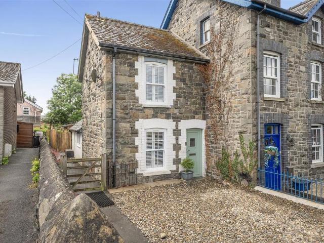 2 bedroom semi detached house for sale