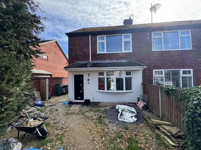 2 bedroom semi detached house for sale