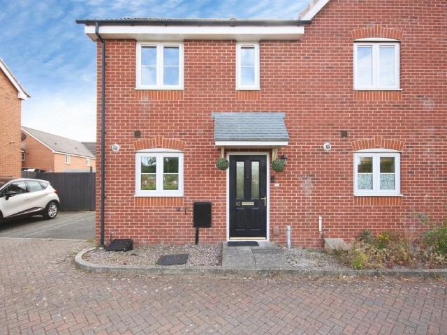 2 bedroom semi detached house for sale