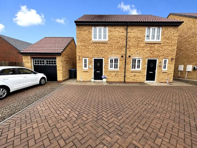 2 bedroom semi detached house for sale