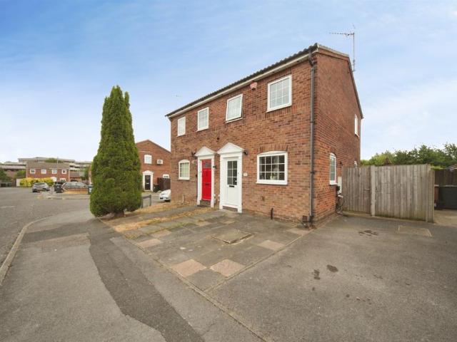 2 bedroom semi detached house for sale