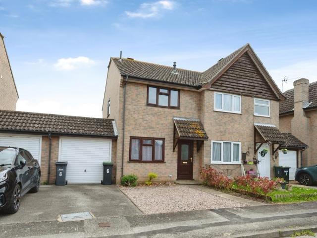 2 bedroom semi detached house for sale