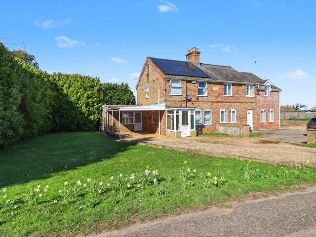 2 bedroom semi detached house for sale