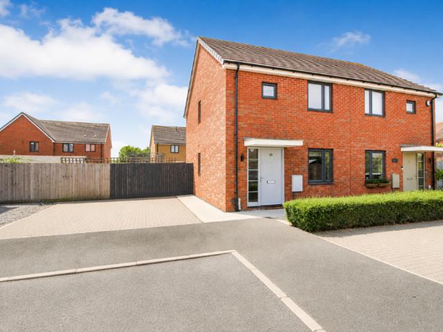 2 bedroom semi detached house for sale