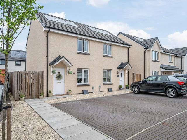2 bedroom semi detached house for sale