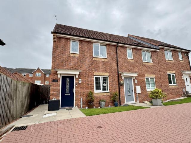 2 bedroom semi detached house for sale