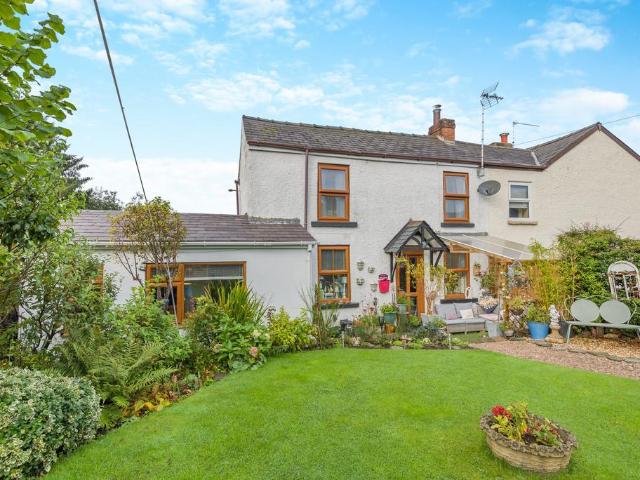 2 bedroom semi detached house for sale