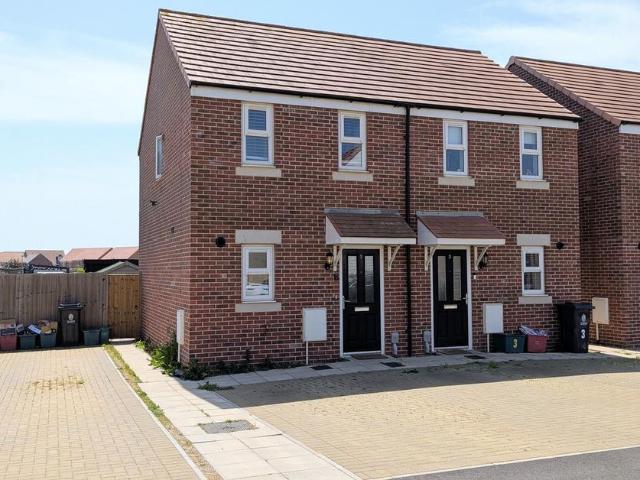 2 bedroom semi detached house for sale