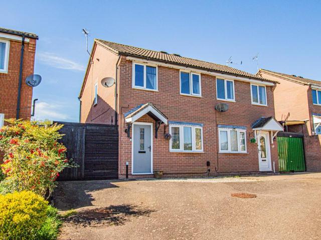 2 bedroom semi detached house for sale