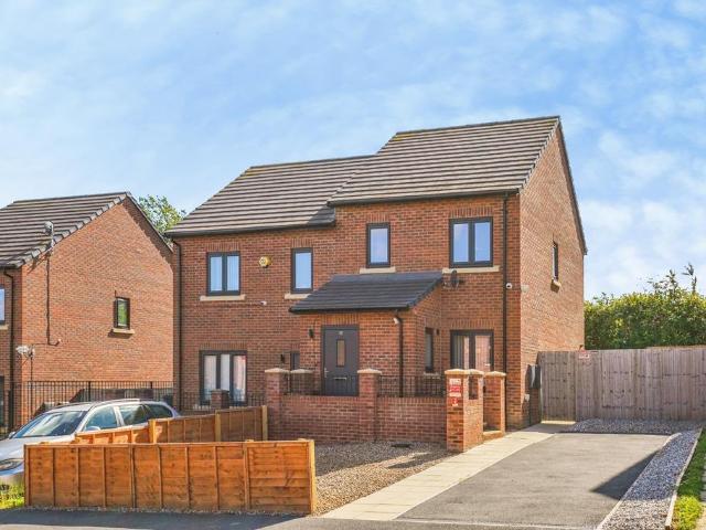 2 bedroom semi detached house for sale