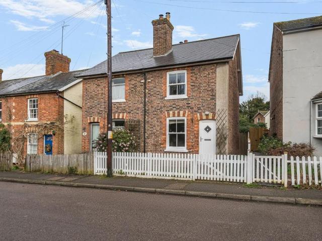 2 bedroom semi detached house for sale