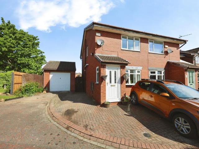2 bedroom semi detached house for sale
