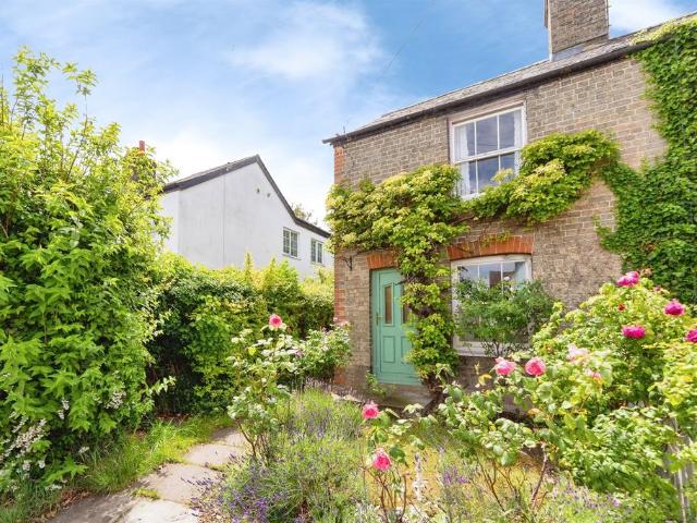 2 bedroom semi detached house for sale