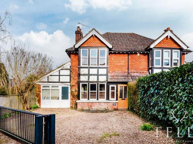 2 bedroom semi detached house for sale