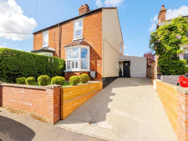 2 bedroom semi detached house for sale