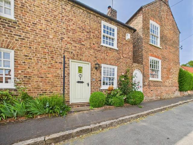 2 bedroom cottage for sale
