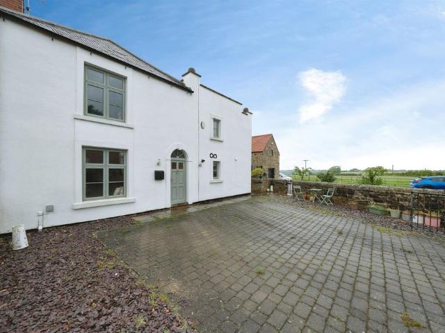 2 bedroom semi detached house for sale