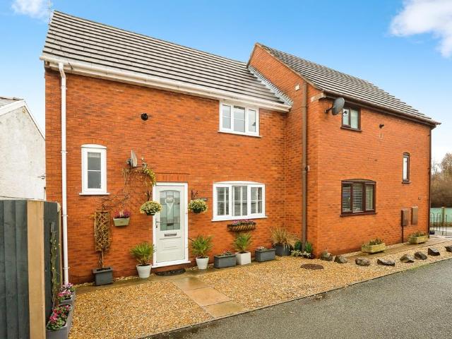 2 bedroom semi detached house for sale