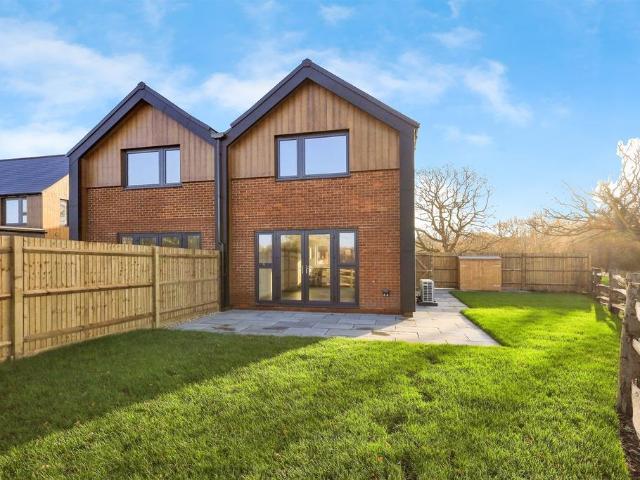 2 bedroom semi detached house for sale
