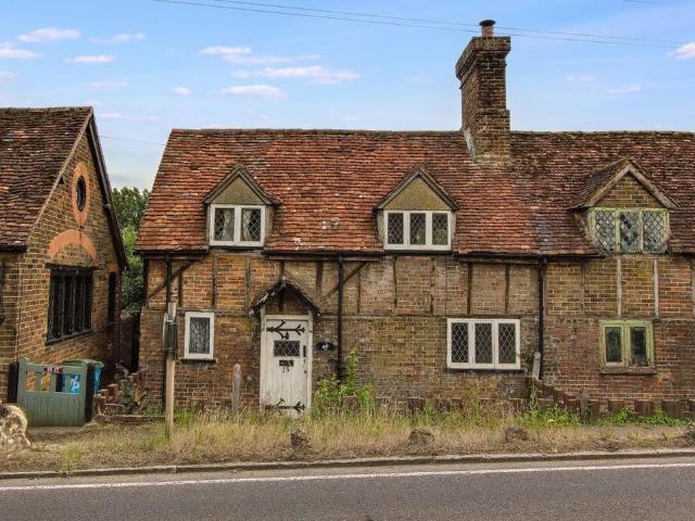 2 bedroom semi detached house for sale