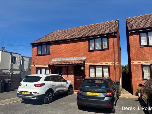 2 bedroom semi detached house for sale