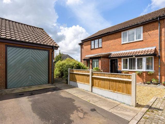 2 bedroom semi detached house for sale
