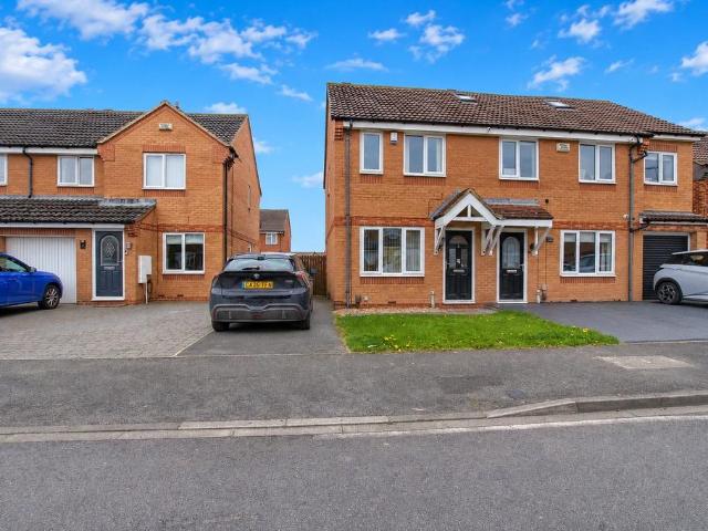 2 bedroom semi detached house for sale