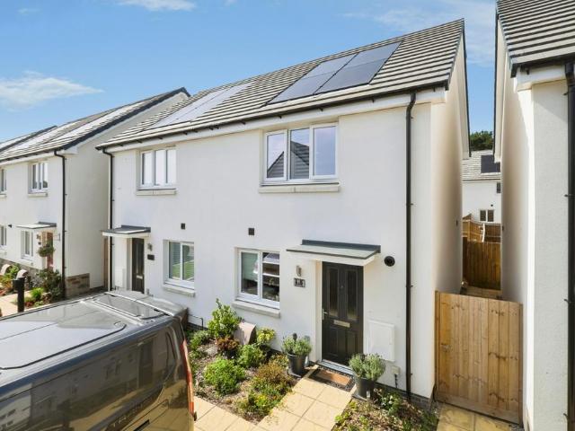 2 bedroom semi detached house for sale