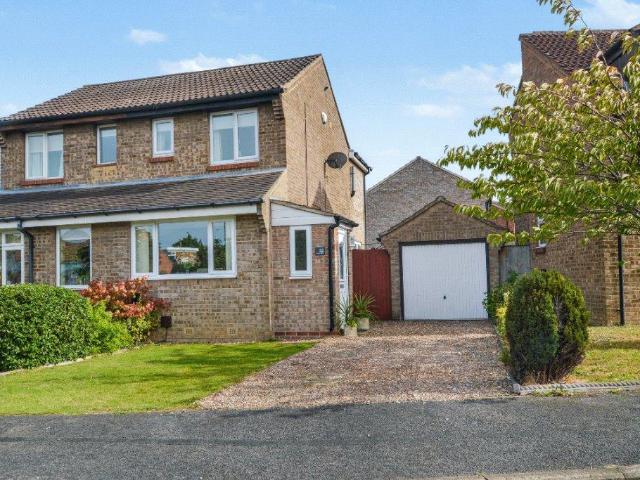 2 bedroom semi detached house for sale