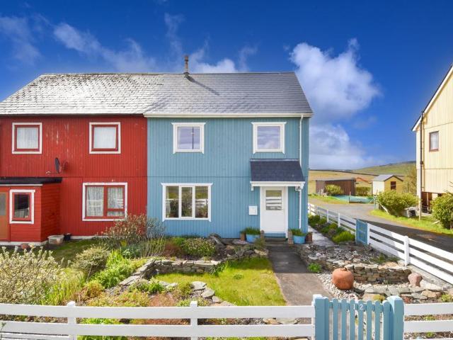 2 bedroom semi detached house for sale