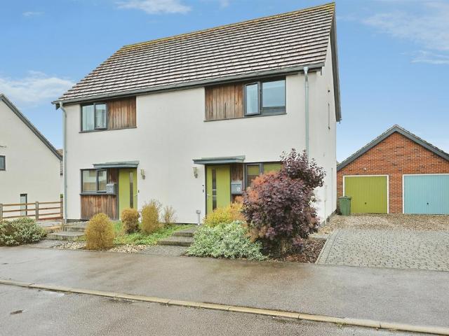 2 bedroom semi detached house for sale