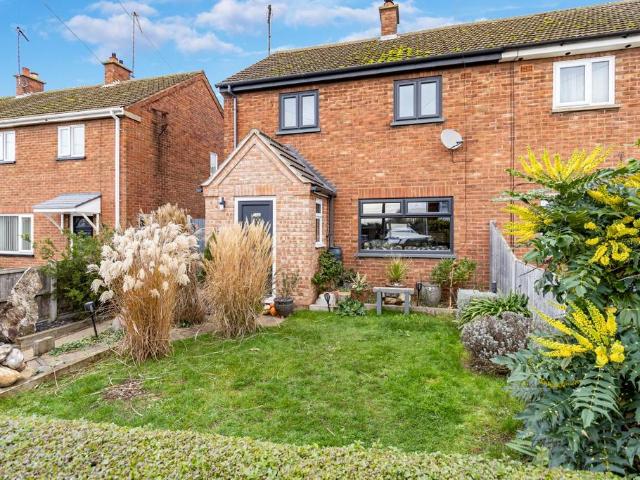 2 bedroom semi detached house for sale