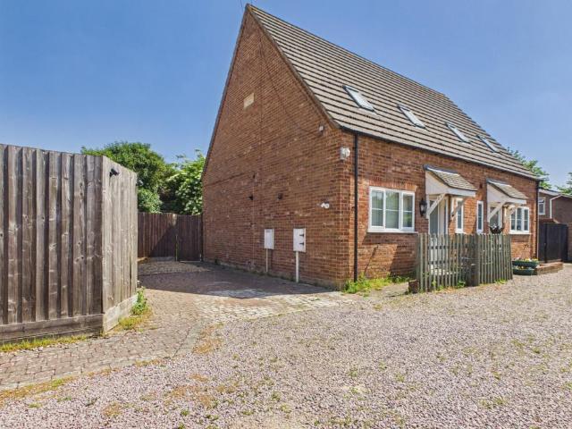 2 bedroom semi detached house for sale
