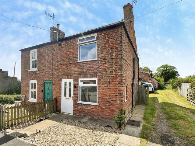 2 bedroom semi detached house for sale