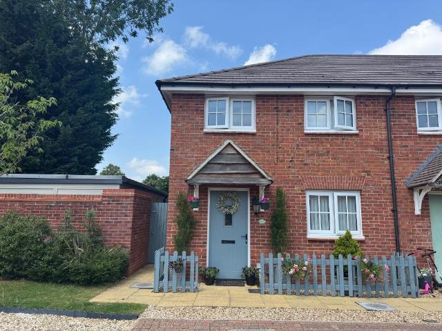 2 bedroom semi detached house for sale